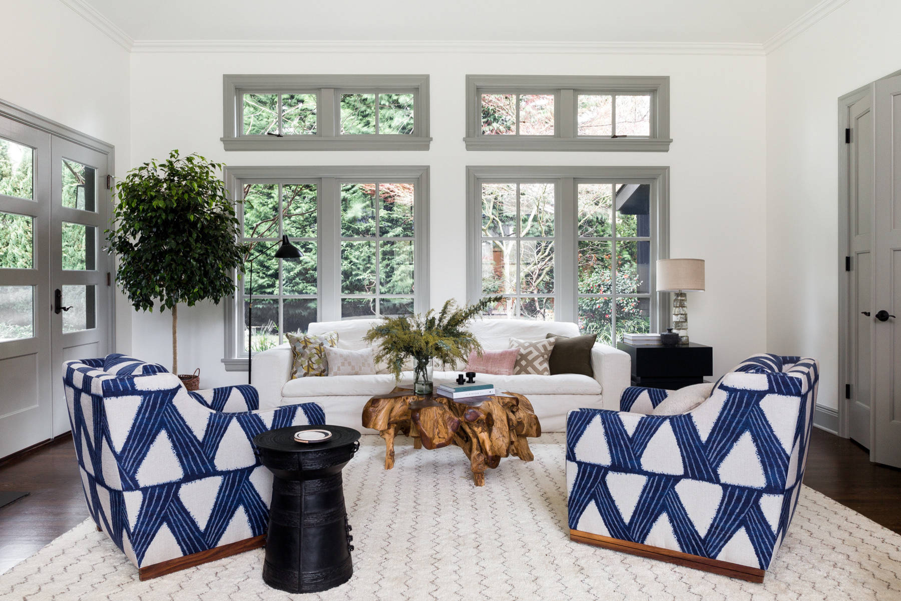 Should I Choose Grey Window Frames For My Home? | Houzz IE