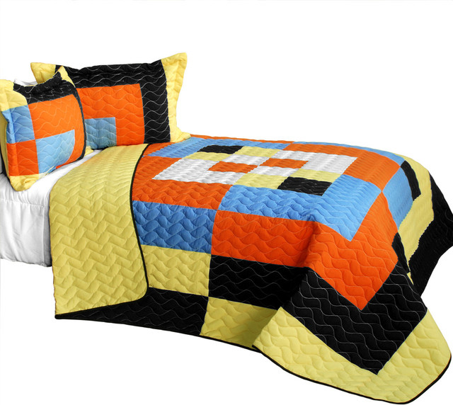 Twilight Romance 3PC Vermicelli-Quilted Patchwork Quilt Set (Full/Queen ...