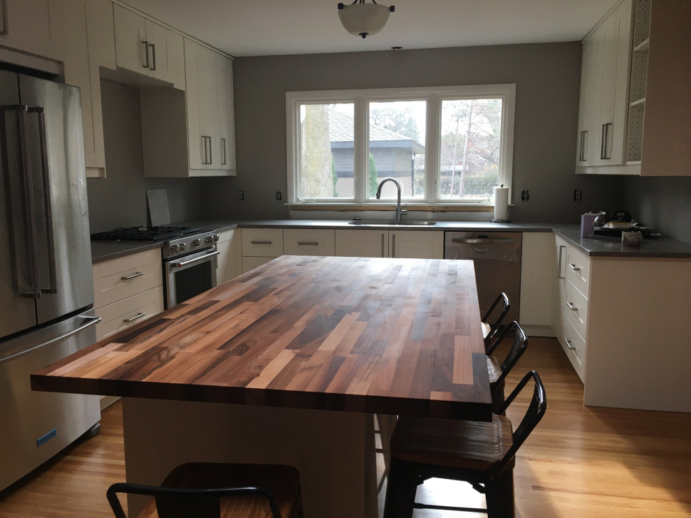 Please help me avoid unpleasant lighting in kitchen