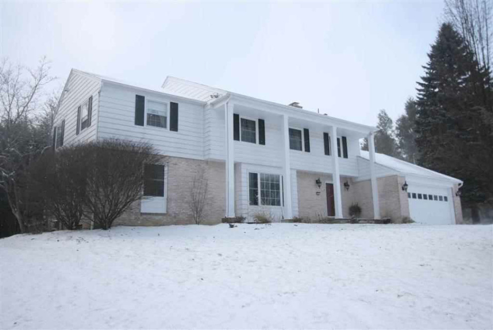 Any hope for 1960s Colonial with 2-story tall columns!?