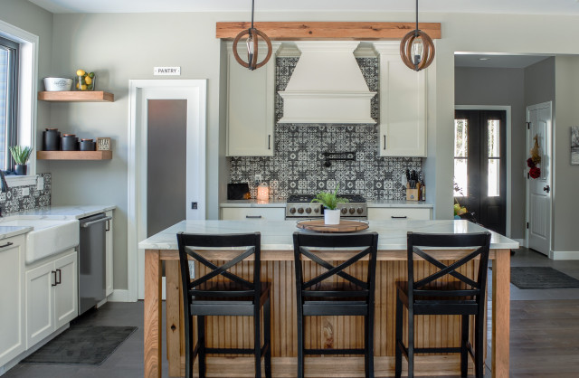 Cute Modern Farmhouse Kitchen - Country - Kitchen - Detroit - by Dream ...