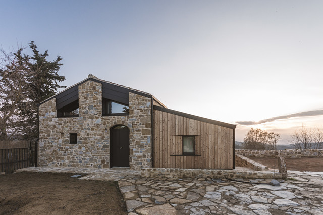 A Ruined Italian Farmhouse Gets a Sustainable New Life | Houzz AU