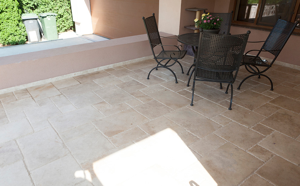 A beautiful classic travertine terrace - Other - by PiatraOnline.ro | Houzz