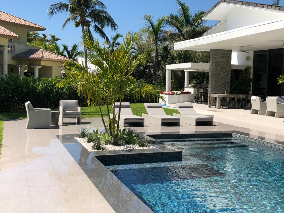Cocoplum Pool Deck & Patio Design - Contemporary - Miami - by DRIVEWAYS ...