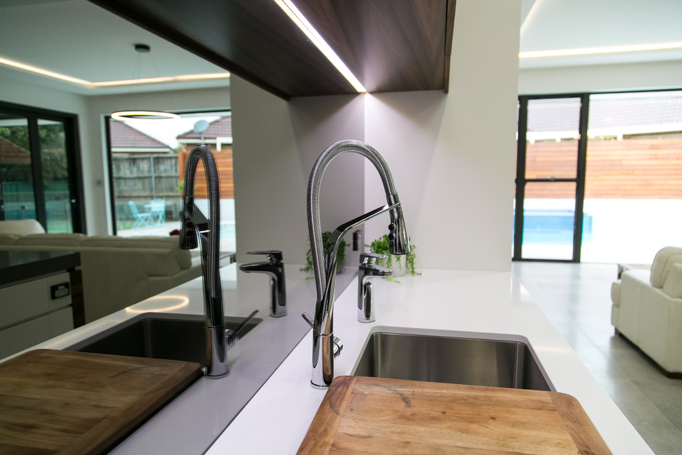 DecoGlaze Reflections - Mirrored Splashbacks and Walls - Contemporary ...