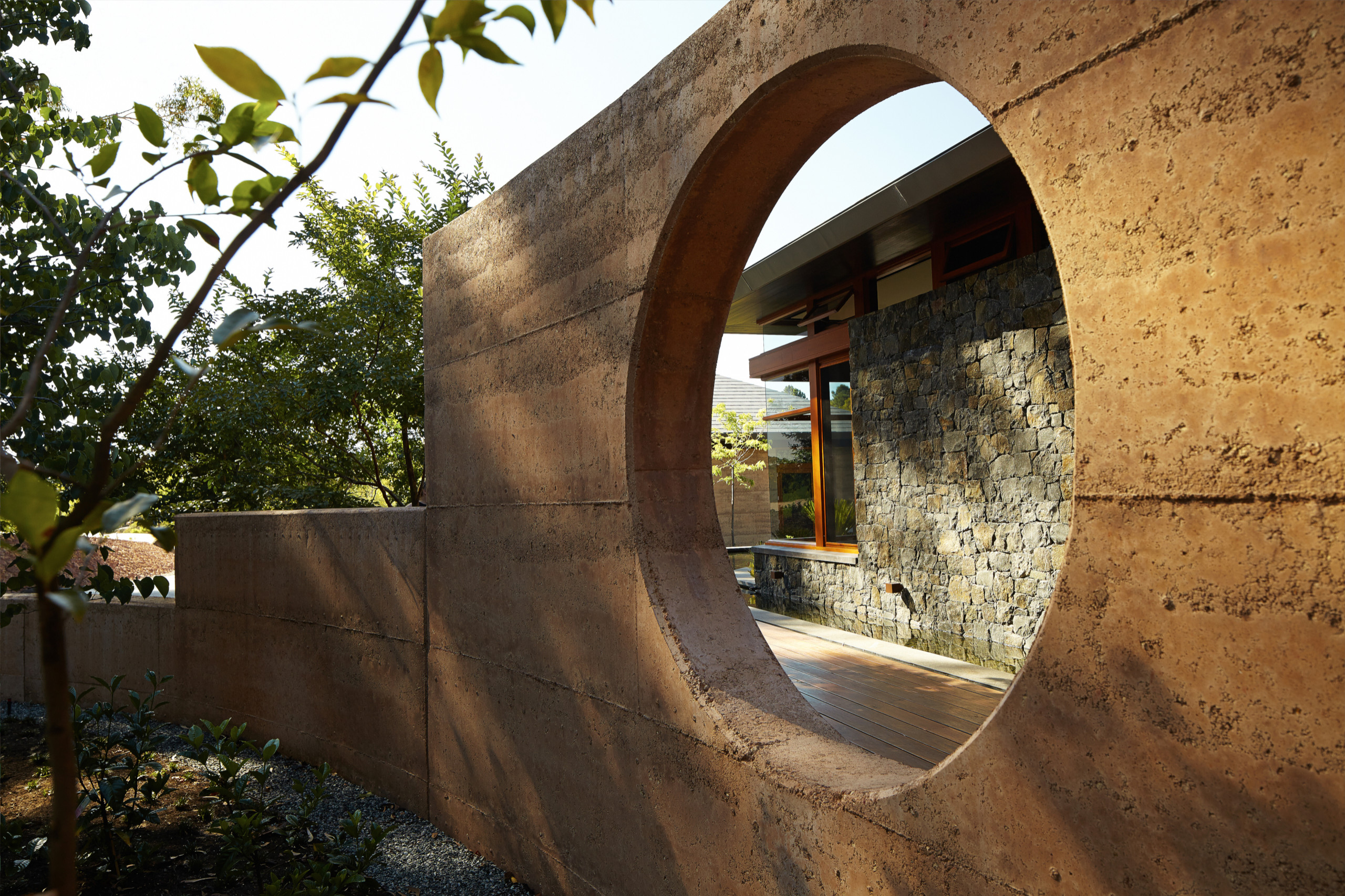A Guide to Rammed Earth Construction
