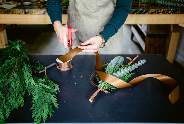 DIY Project: An Aromatic Holiday Home Garnish | Houzz NZ