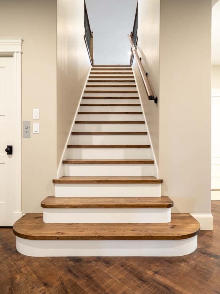 Custom 4895 Sq. Ft. 2 Storey Home - Vleeming Construction - Arts ...