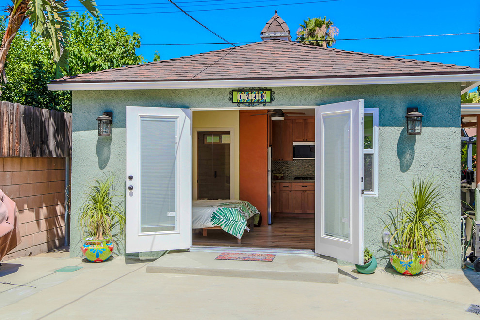 ADU: Accessory Dwelling Unit - Transitional - Garage - Los Angeles - by ...