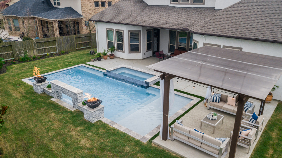 Anirban Family - Contemporary - Pool - Houston - by Richard's Total ...