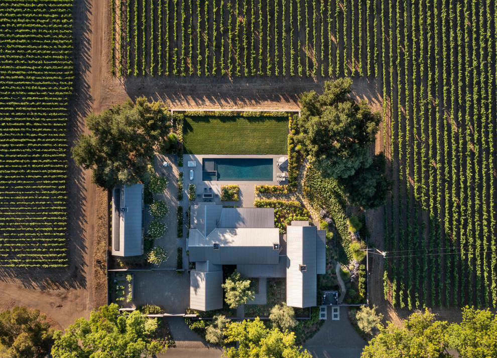 Modern Farmhouse - Contemporary - Garden - San Francisco - by Strata ...