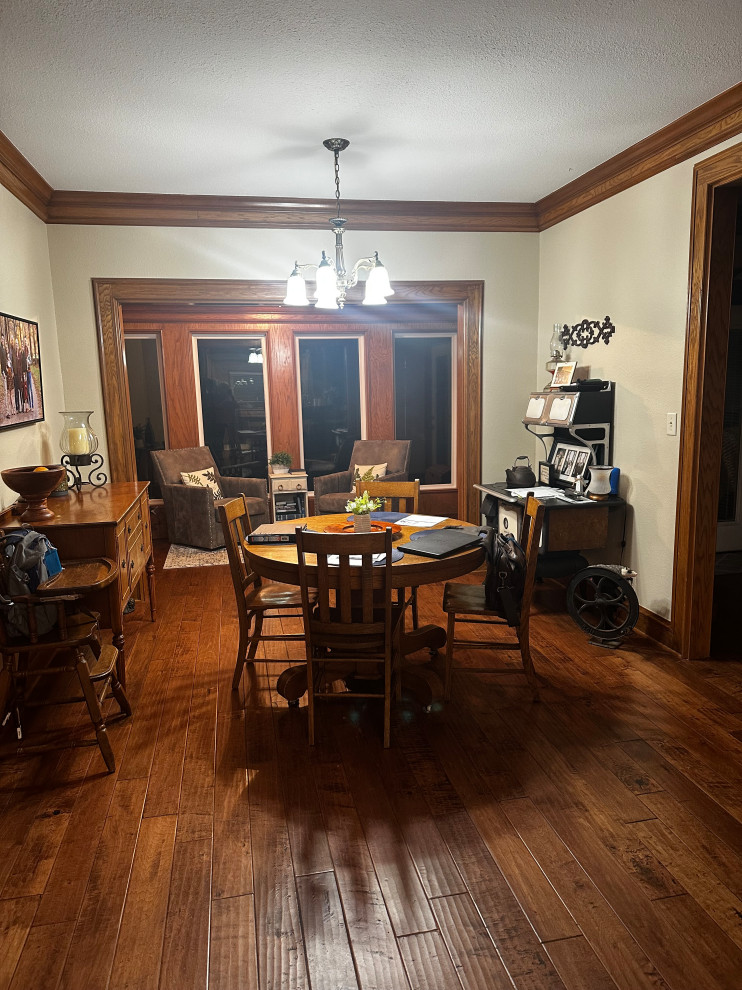 Outdated breakfast nook and stuck with stove | Houzz Forum