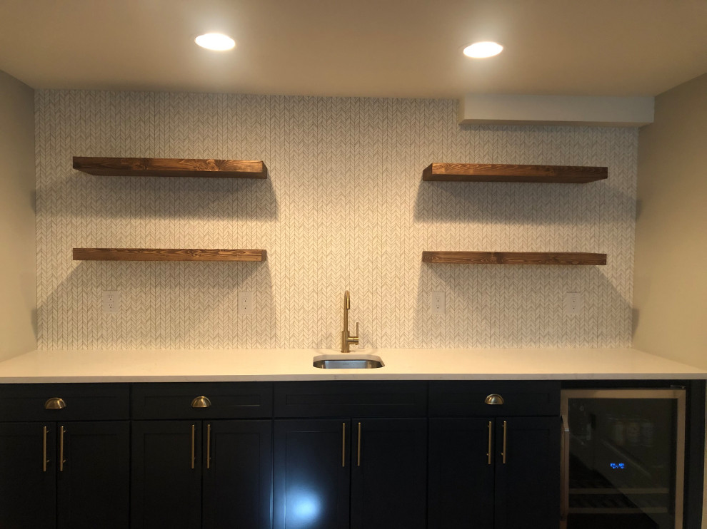 Wet Bar Wall Paper - Klassisch modern - Keller - Denver - von Brier and ...