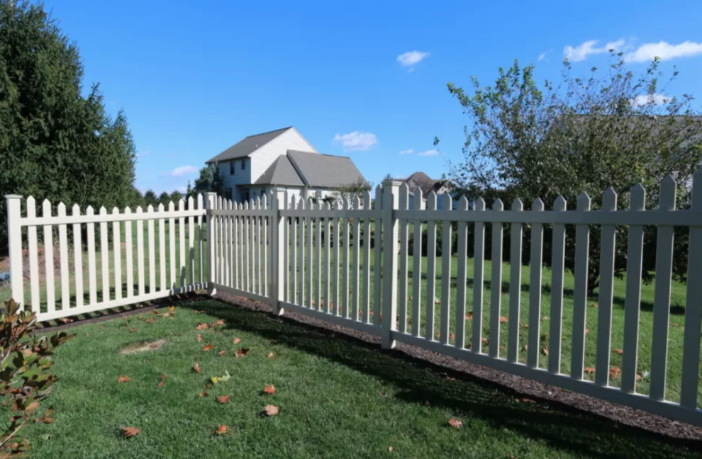Vinyl Picket Fence - French Country - Landscape - Other - by Freedom ...