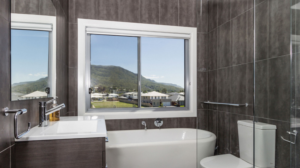 Sliding Window above a bathtub - Modern - Bathroom - Brisbane - by ...