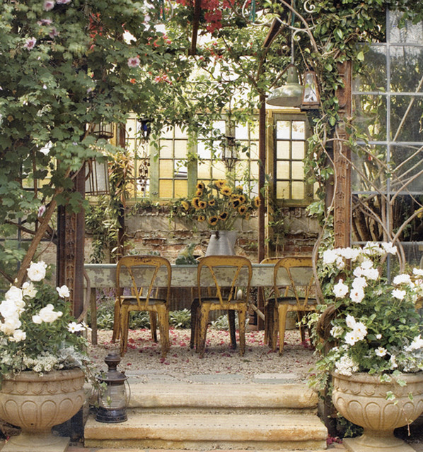 Interview: Secrets to a Stunning Outdoor Room