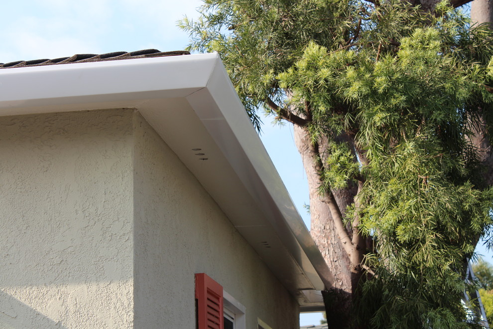 Satin White Aluminum Rain Gutter System in Mar Vista California ...