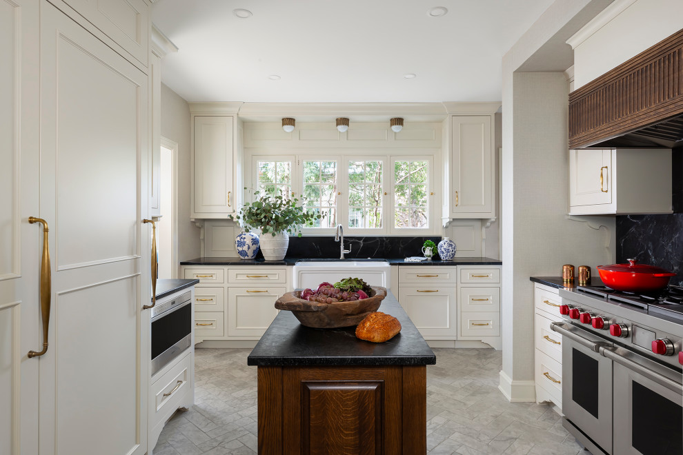 PARKWAY KITCHEN - Traditional - Kitchen - Minneapolis - by Kate Roos ...