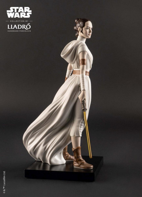 Lladro Rey Star Wars Figurine 01009414 - Contemporary - Decorative ...