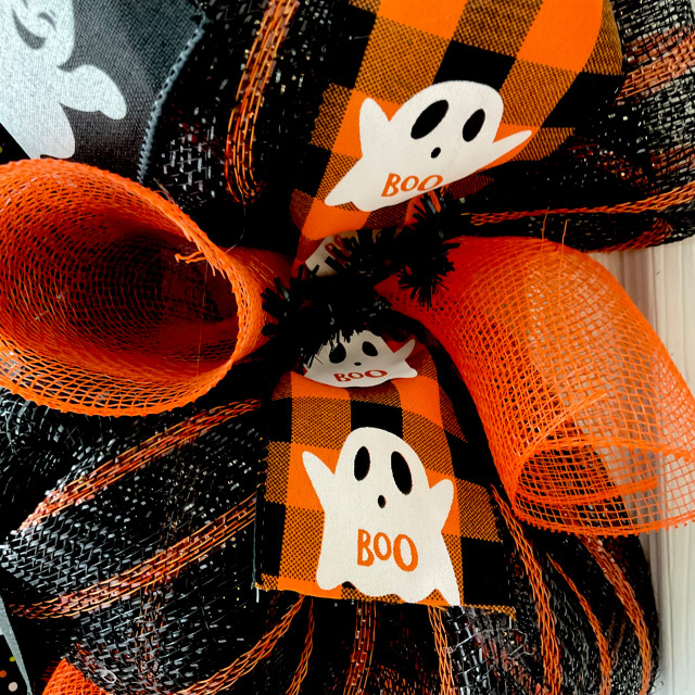 Boo Crew Halloween Wreath With Adorable Ghosts Handmade Deco Mesh ...