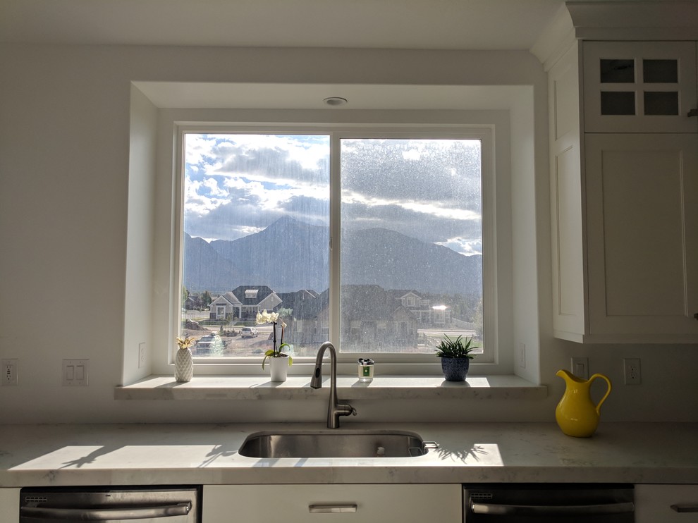 Wrap backsplash around window area? | Houzz Forum