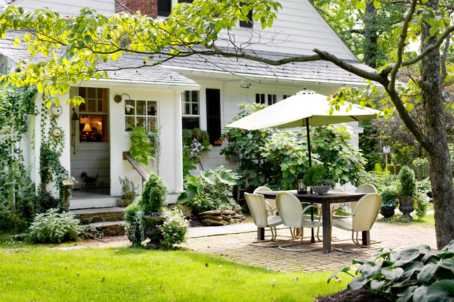 Garden Tour: A Soothing Oasis Filled with Thoughtful Details | Houzz UK