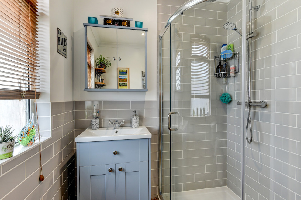 Classic British Bathroom in Brighton, East Sussex - Traditional ...