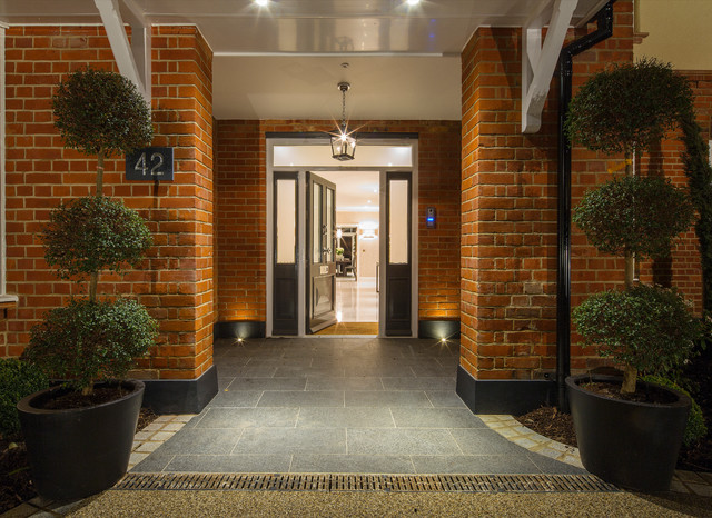 Highgate House - Transitional - London - by Claudia Riga de Spinoza ...