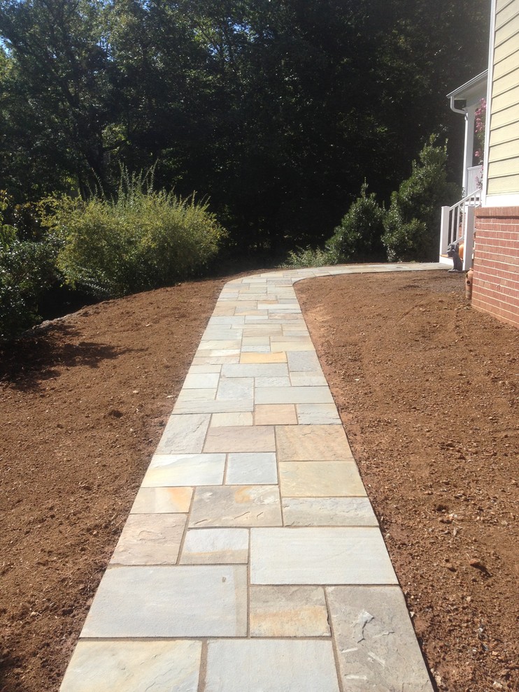 Bluestone Front Walkway - Classique - Autres périmètres - par Evergreen ...