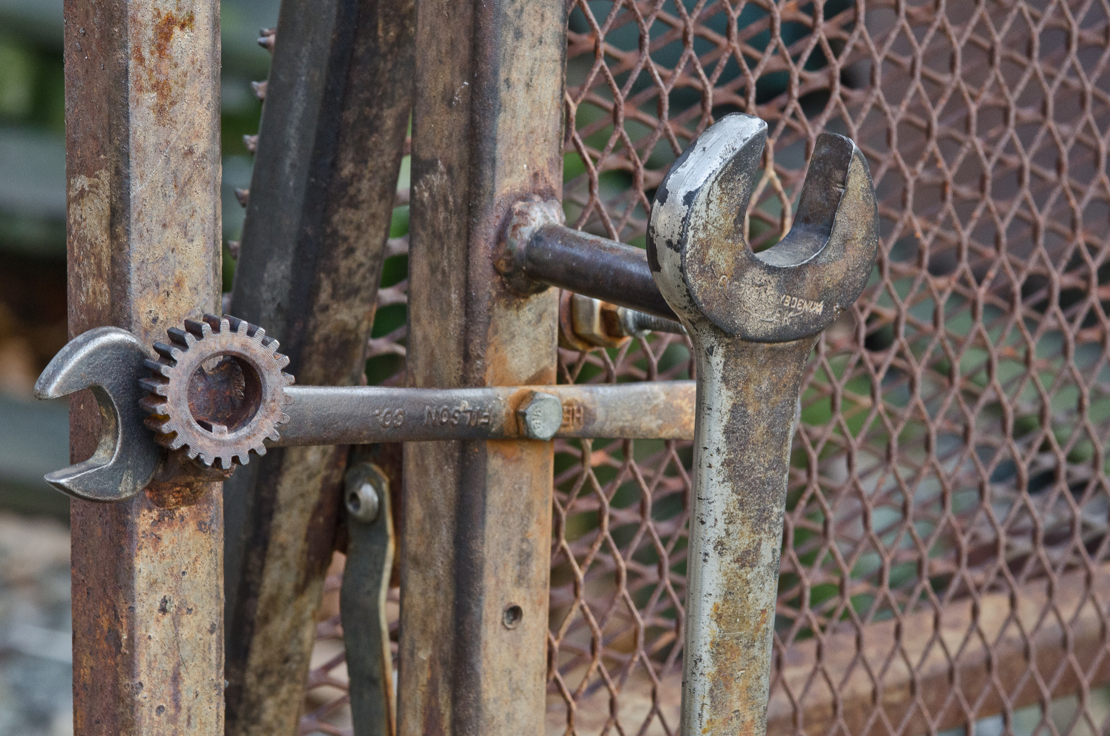 Old Tools Repurposed Into Signs 10 Ways To Repurpose Old Garden Tools