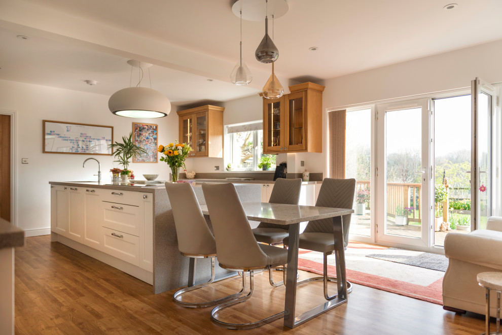Porcelain & Ash Shaker Kitchen - Corian Worktop | Tobin - Classique ...