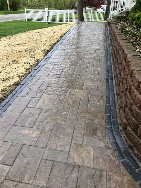 Unilock walkway Treo with Copthorne Basalt border - Transitional - New ...