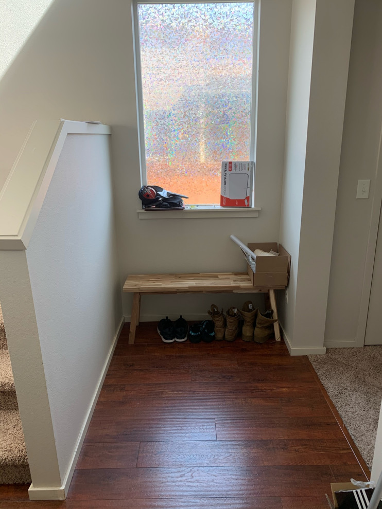 Entry window “recess”