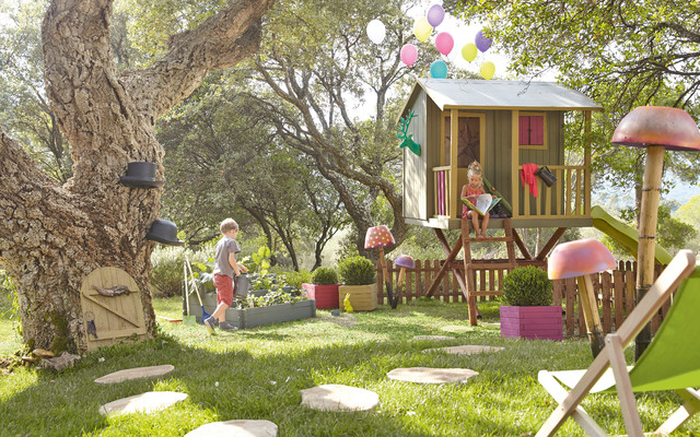 10 Backyards Built for Fun