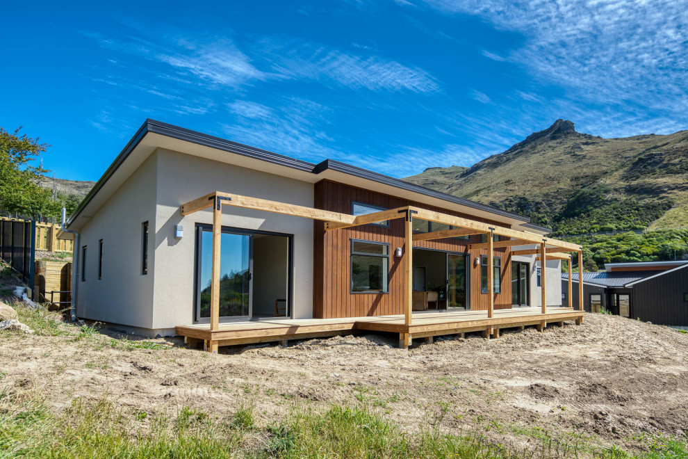 Modern Family Home on the Hills of Christchurch - Contemporary ...