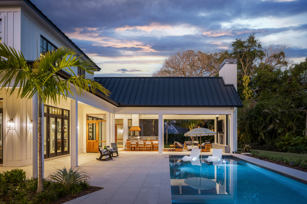 Contemporary Farmhouse - Farmhouse - Pool - Tampa - by Murray Homes | Houzz