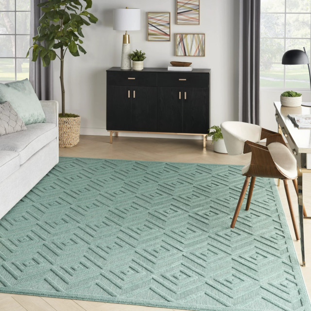 Modern Indoor/Outdoor Area Rug with Distinct Geometric Diamond Design ...