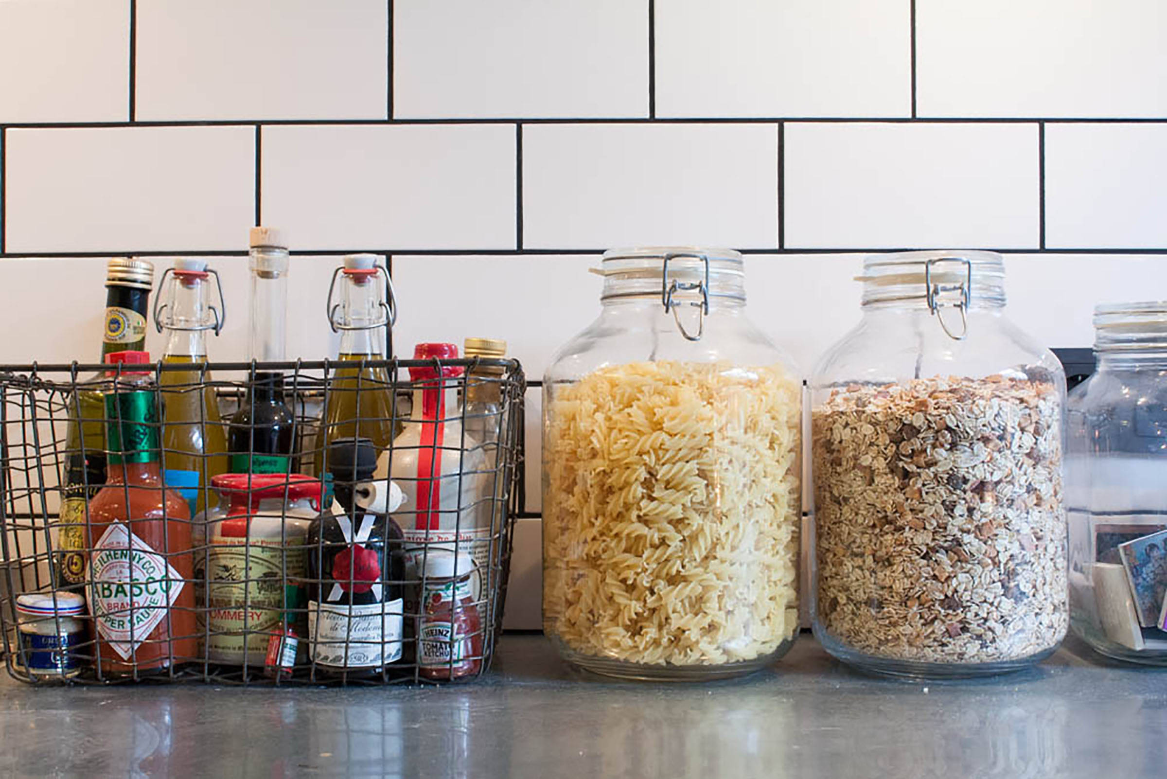 Styling: Savvy Solutions for Open Shelves | Houzz IE