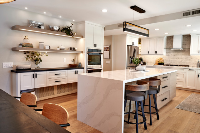 Modern Linear Lines Kitchen - Modern - Kitchen - Denver - by Signature ...
