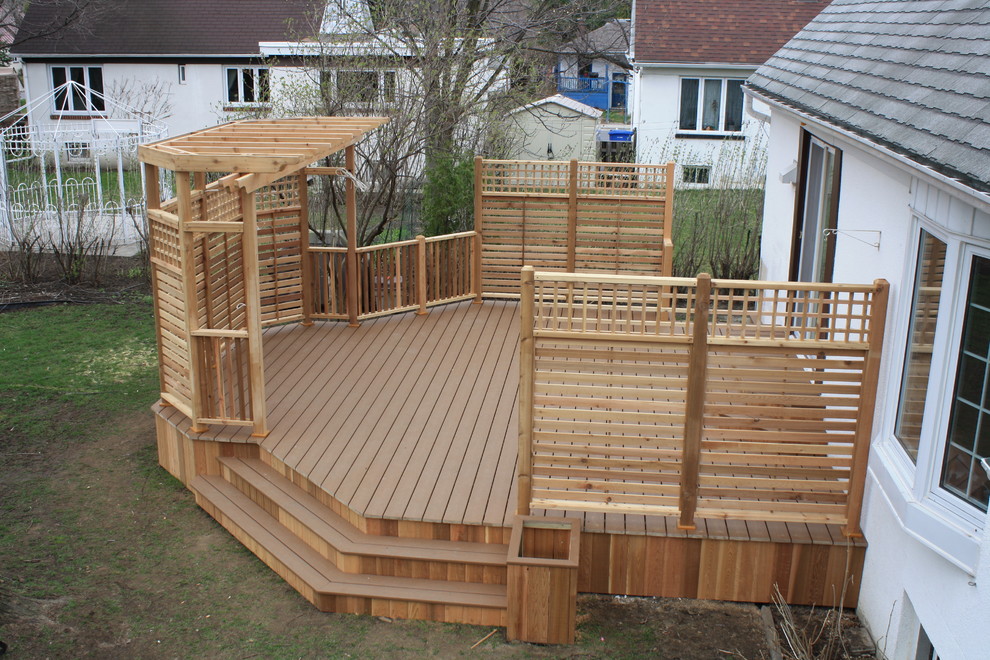 Traditional Deck - Traditional - Deck - Montreal | Houzz