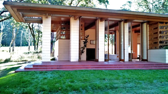 Gordon House/Frank Lloyd Wright Site. Time-Tested Results - Modern ...