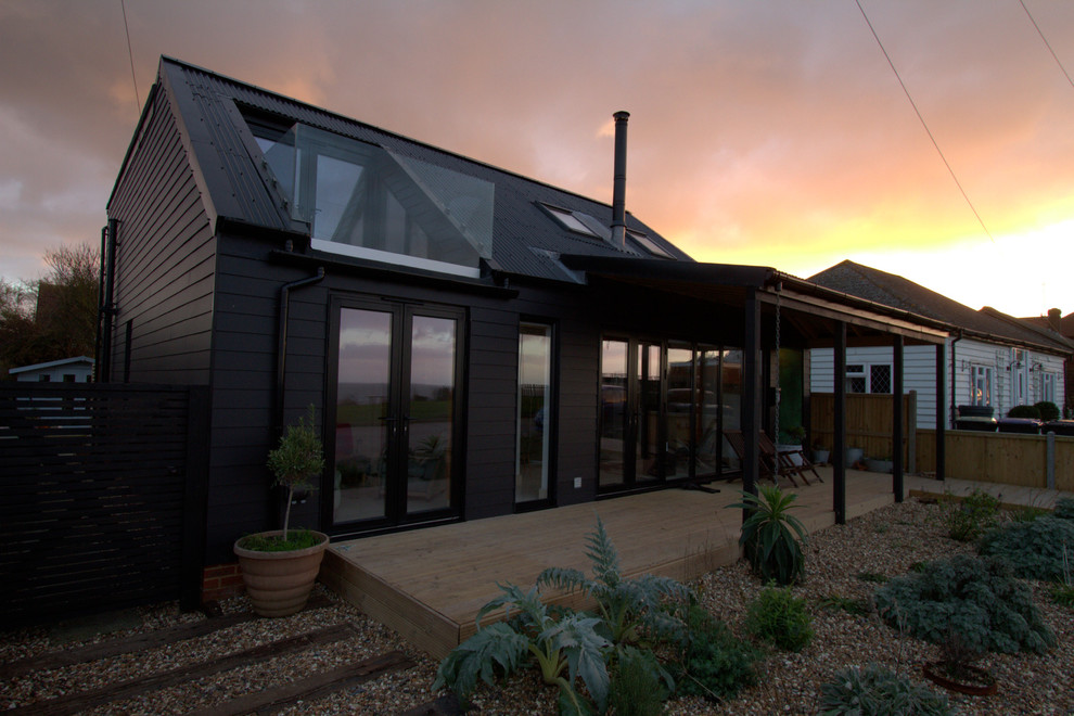 The Reculver Shack - Contemporary - Kent - by PARASHOOT architects ...