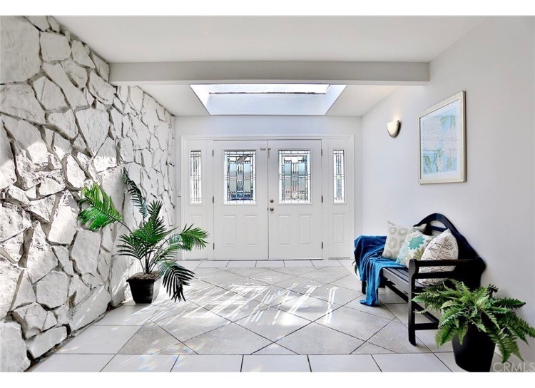 Entryway rock wall- options?