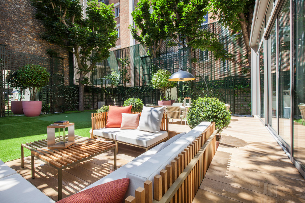 Aménagement d'une terrasse et d'un jardin à Neuilly Sur Seine - Modern ...