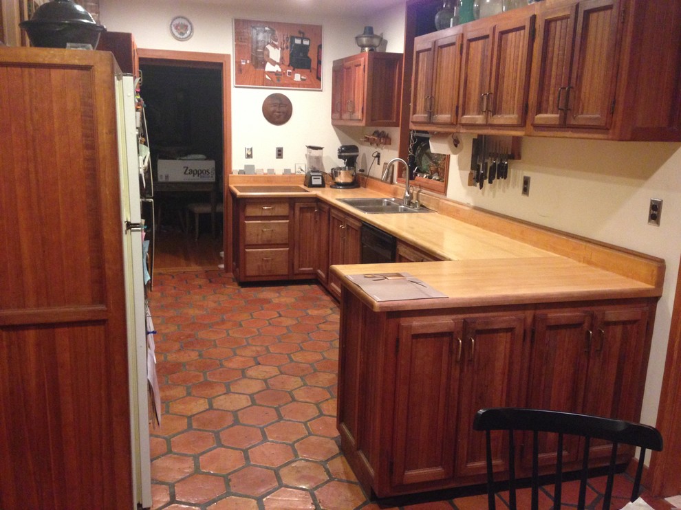love my 70s kitchen -- need countertop help!
