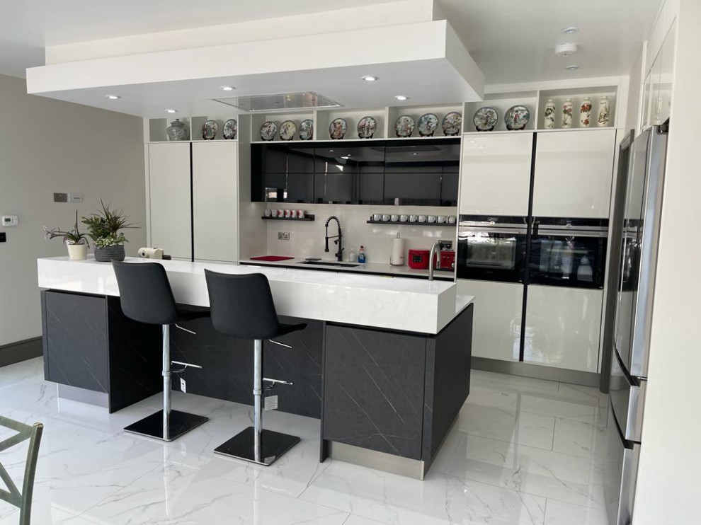 Hacker German made kitchen Systemat designed, supplied and installed by Hampdens - Modern ...