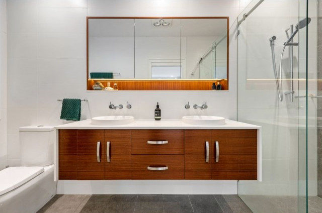 Modern Queenslander - Contemporary - Bathroom - Brisbane - by Urban ...