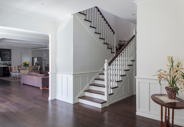 Hamptons Wood White Staircase