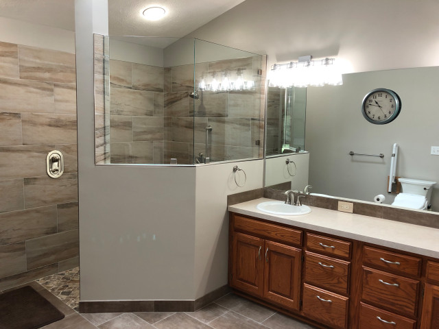 Wheelchair accessible zero entry shower system - Contemporary ...