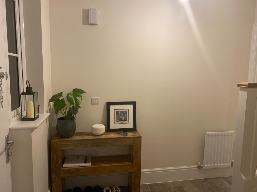 How do I navigate the light switch above my hallway console? | Houzz Forum